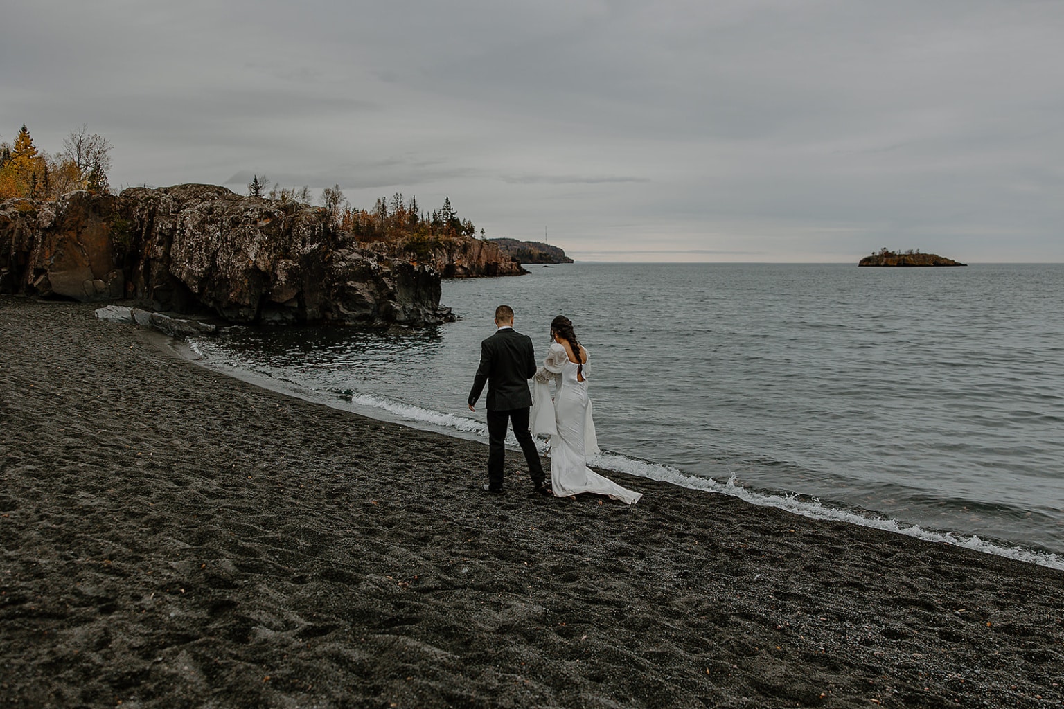 How to Elope on Minnesota's North Shore